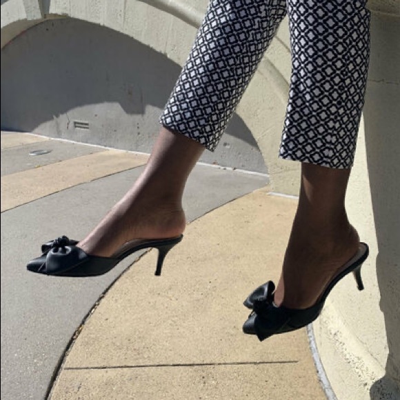 Beyond Skin | Shoes | Beyond Skin Shoes Womens 4 Black Vegan Leather ...